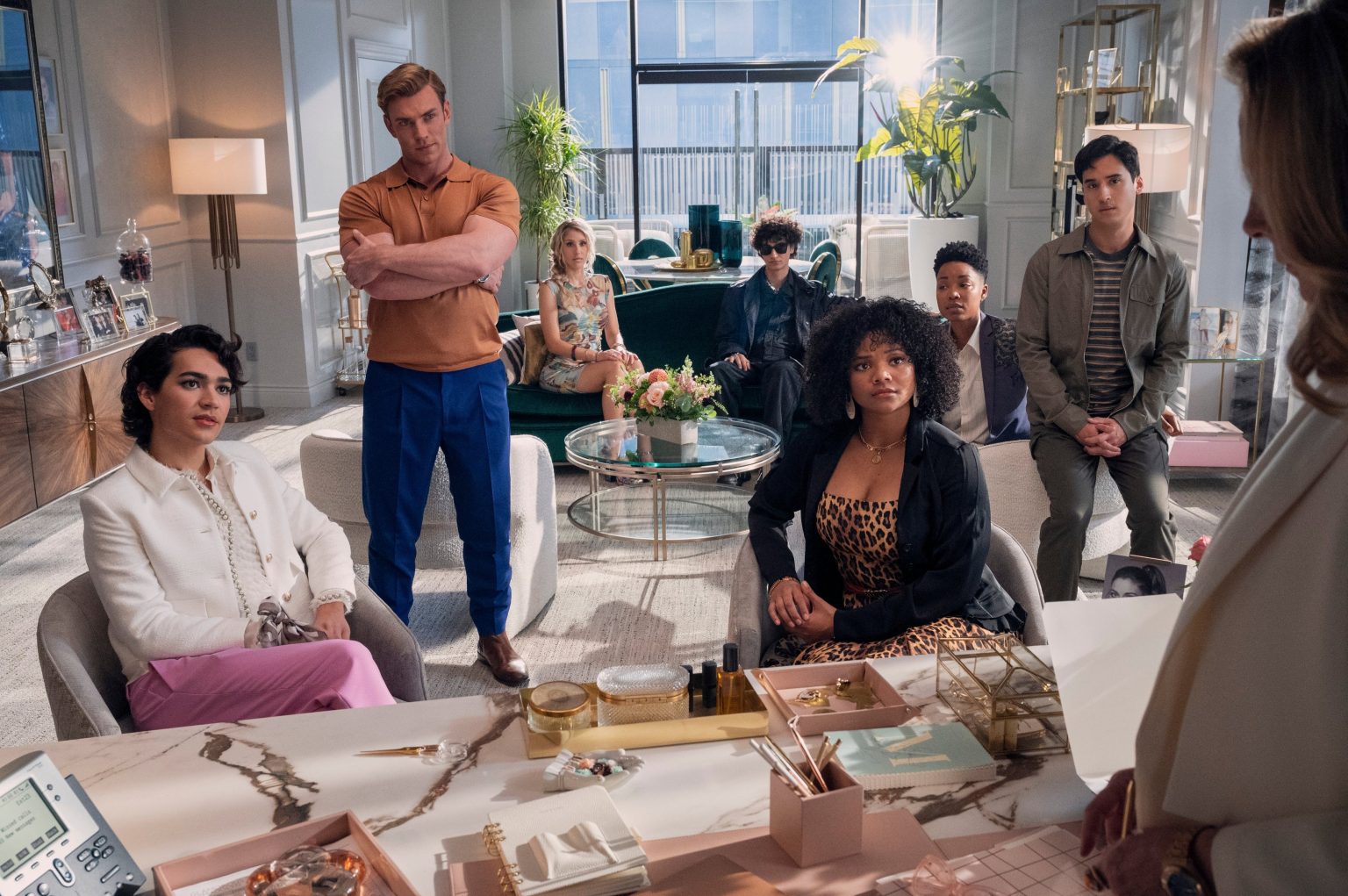 Netflix's Glamorous New Series Starring Miss Benny and Kim Cattrall ...