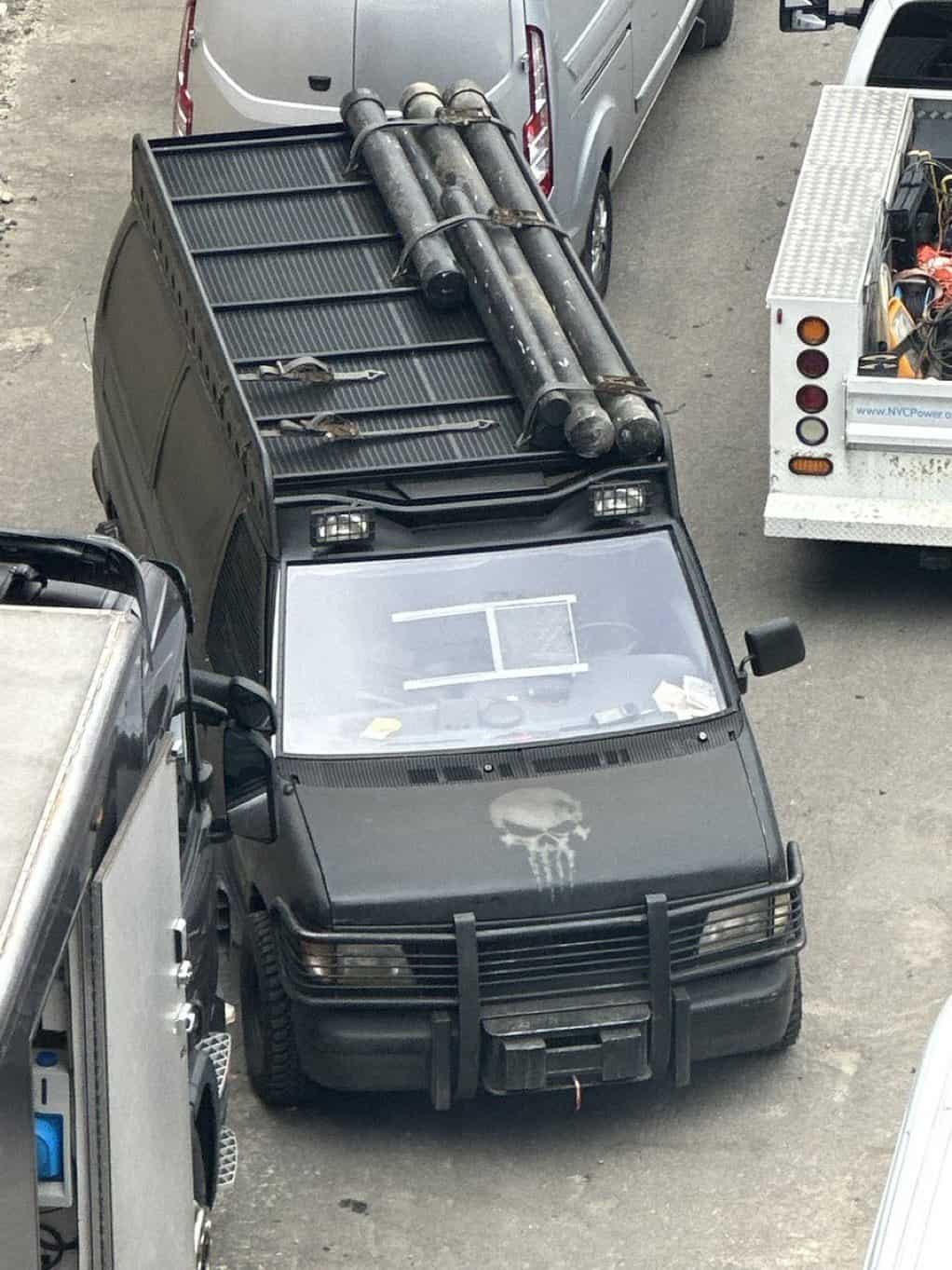 First Look: Spider-Man on Top of Punisher’s Van in Marvel’s Spider-Man ...