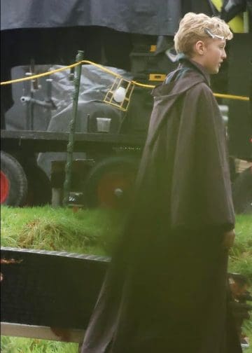 New Leaked Set Photos Reveal First Look at Harry, Ron, Draco & Neville ...